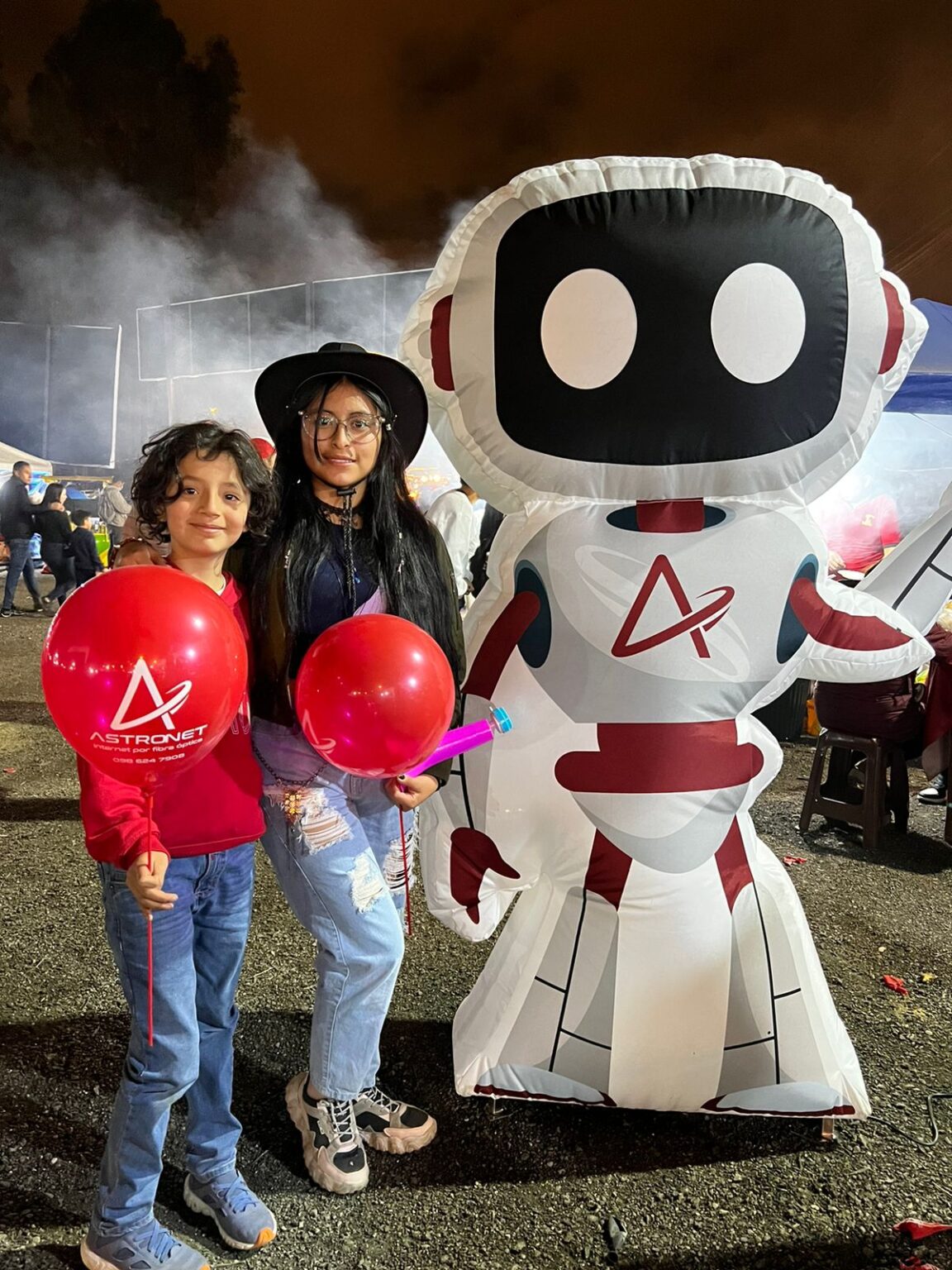 ASTRONET AUSPICIA ELECCIÓN CHOLITA CUENCANA - ASTRONET